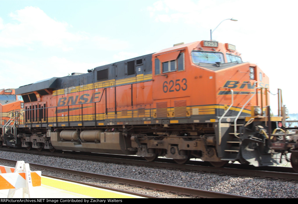 BNSF 6253